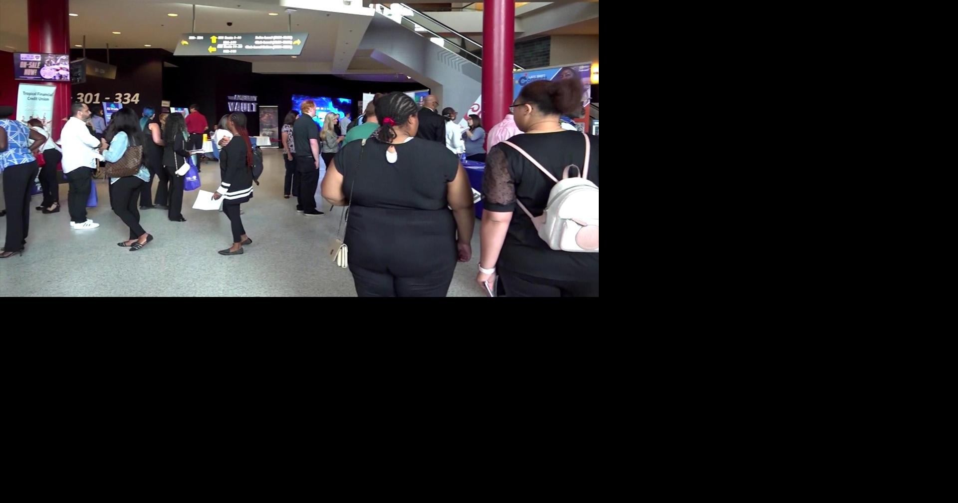 U S Employers Added Solid 206 000 Jobs In June In Sign Of Continued