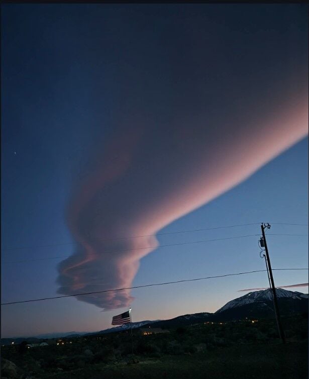 Sierra Wave Clouds fill the sky and the science behind them | News ...