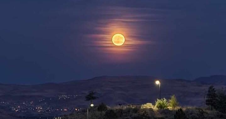 Red Moon Over Northern Nevada 2 | Photo Galleries | 2news.com