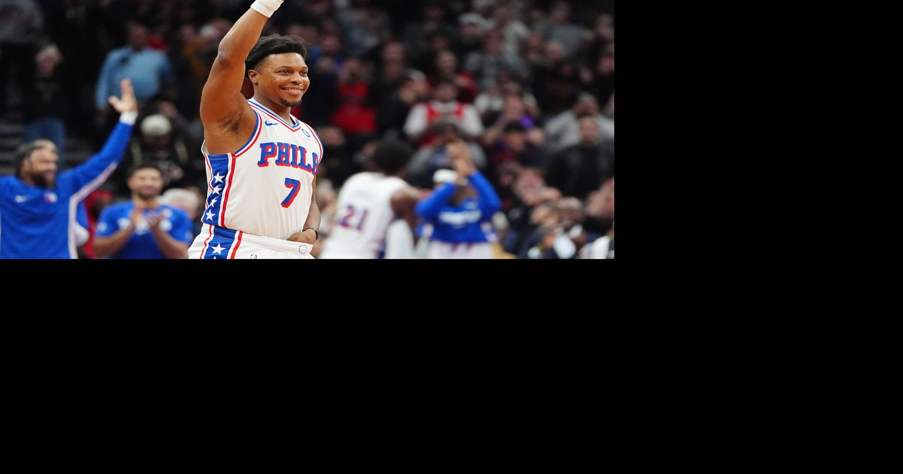 Former Raptors star Kyle Lowry gets huge ovation in four-quarter cameo as 76ers win in Toronto ...