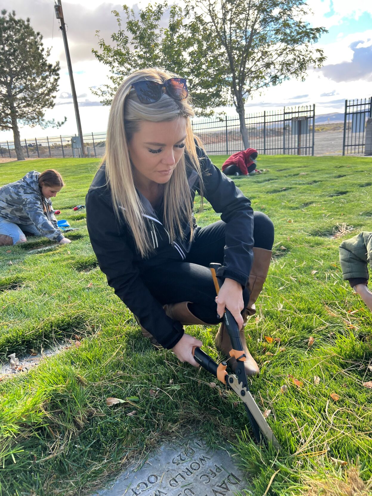 Volunteers Clean up Northern Nevada Veteran's Cemetery | Local News ...