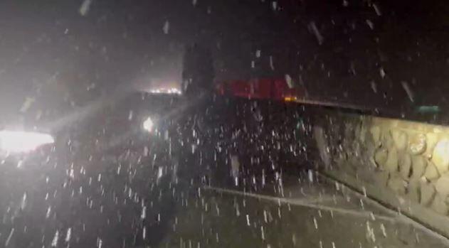 Chain controls up along I-80 amid heavy snow | California News | 2news.com