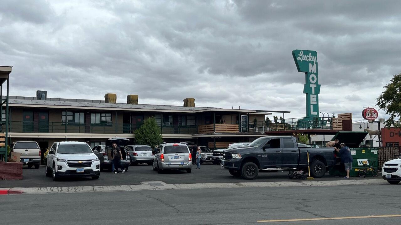 City of Reno designates Lucky Motel 'unsafe to occupy' due to code ...