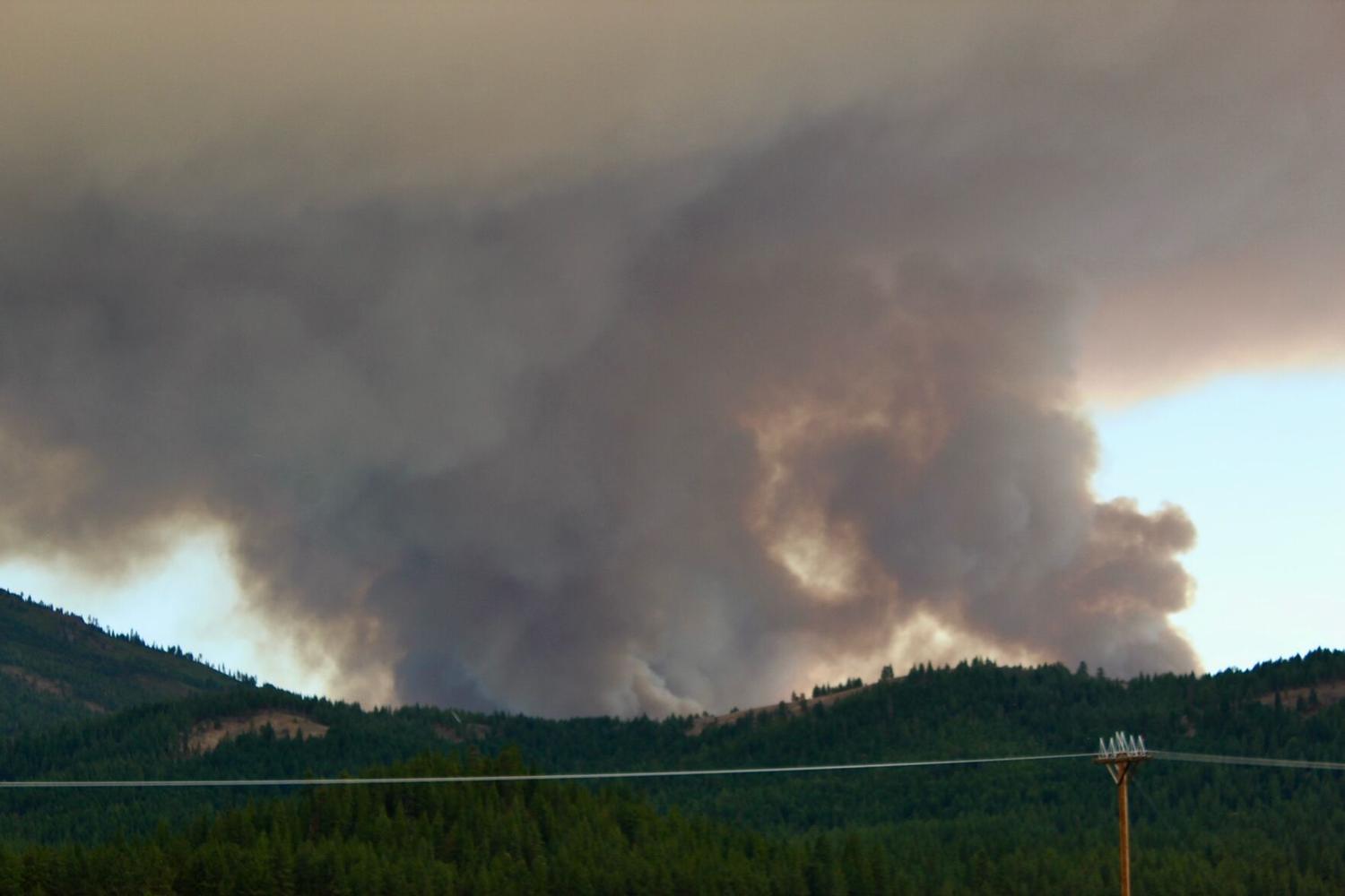 Gold Complex Fire Grows to Around 2,300 Acres, Power Outage Possible in ...