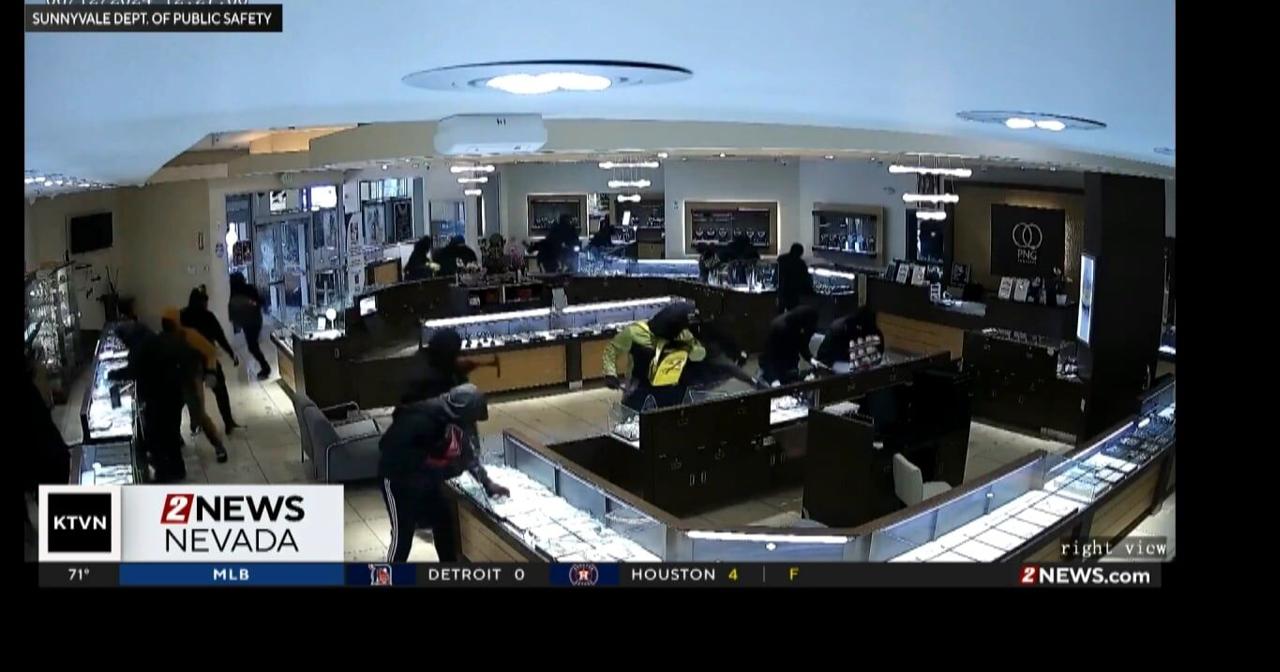 Flash Mob Robbery in California | News | 2news.com