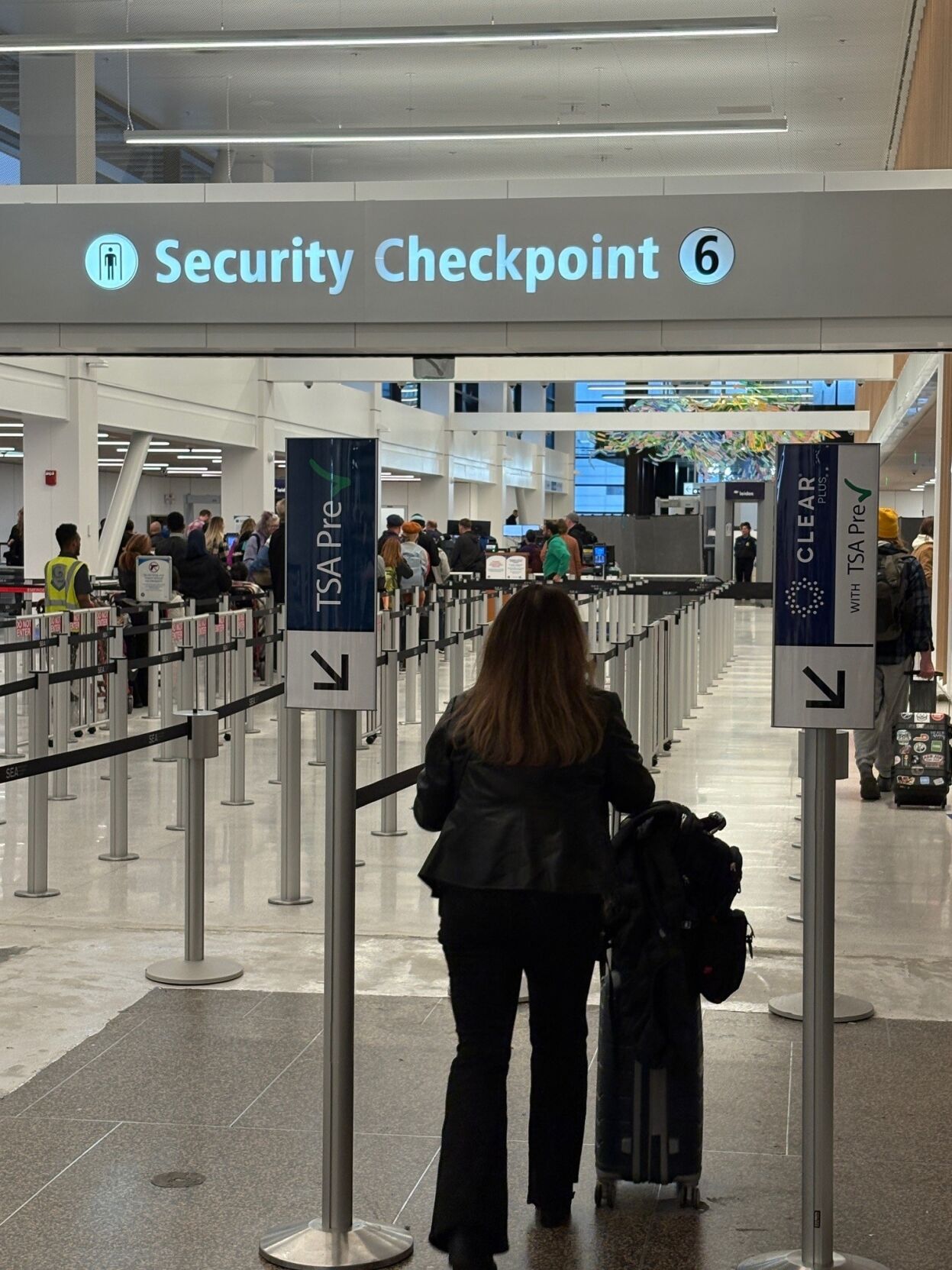 Airport Checkpoint Reopens Ahead of Holidays; 90-Minute General Parking ...