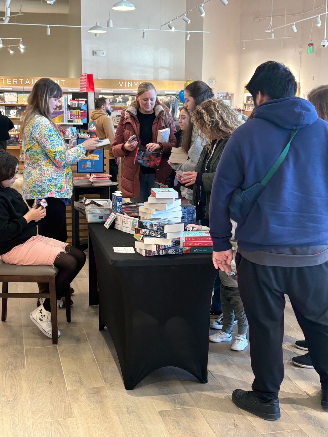 What We Saw at Issaquah's New Barnes & Noble Opening Event | A&E ...