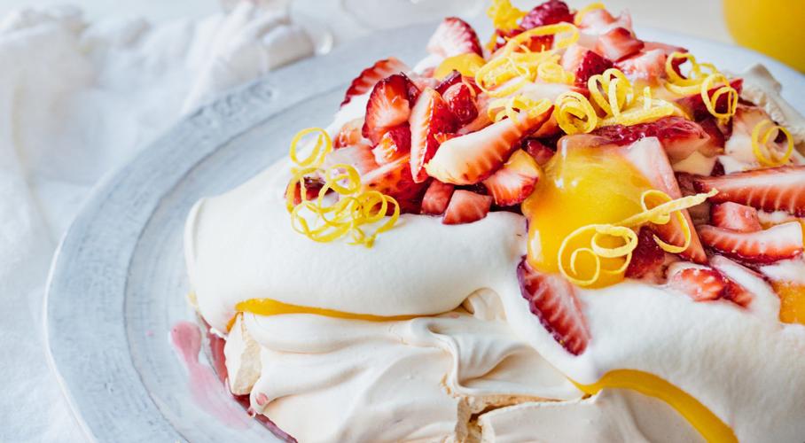 Pretty Pavlova with Lemon Curd & Cream | Eat + Drink | 425magazine.com