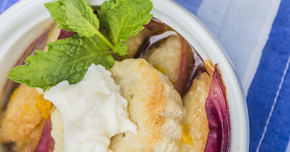 Tipsy Quick Peach Cobbler | Eat + Drink | 425magazine.com