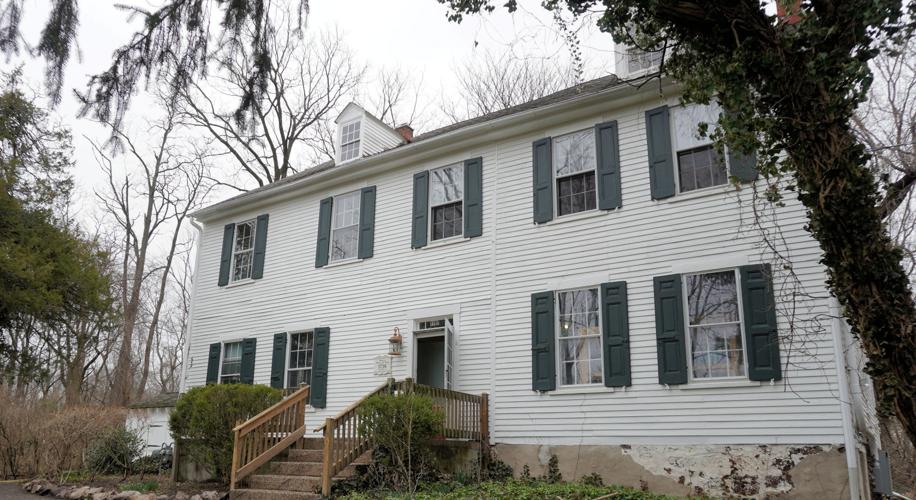 Throng of fans shows up at Paws Discovery Farm in Mount Laurel to say ...