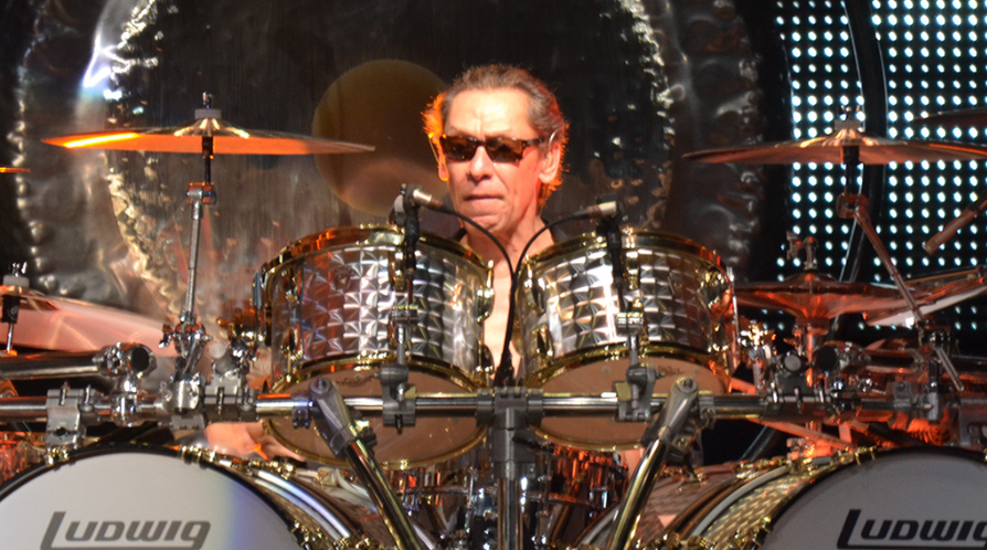UPDATE: Alex Van Halen Pens a “Love Letter” to Brother Eddie in New ...