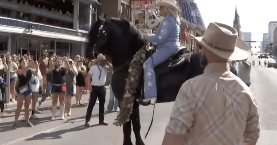 Tanya Tucker Turned Broadway into Her Own Country Catwalk ...