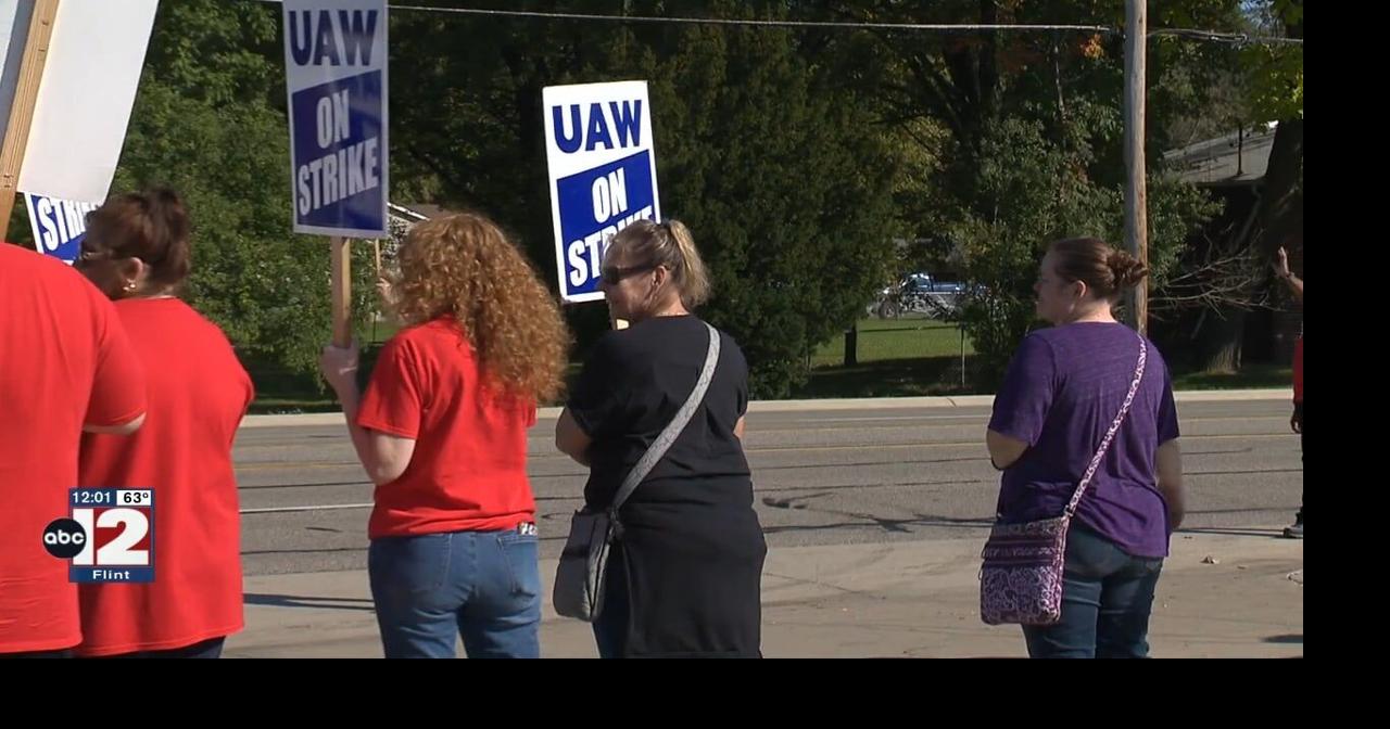 GM presents sixth contract offer to UAW negotiators | UAW Strike ...