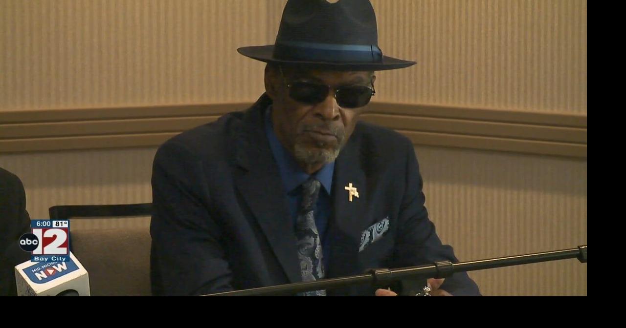 Flint City Council Members, residents file lawsuit against Mayor ...