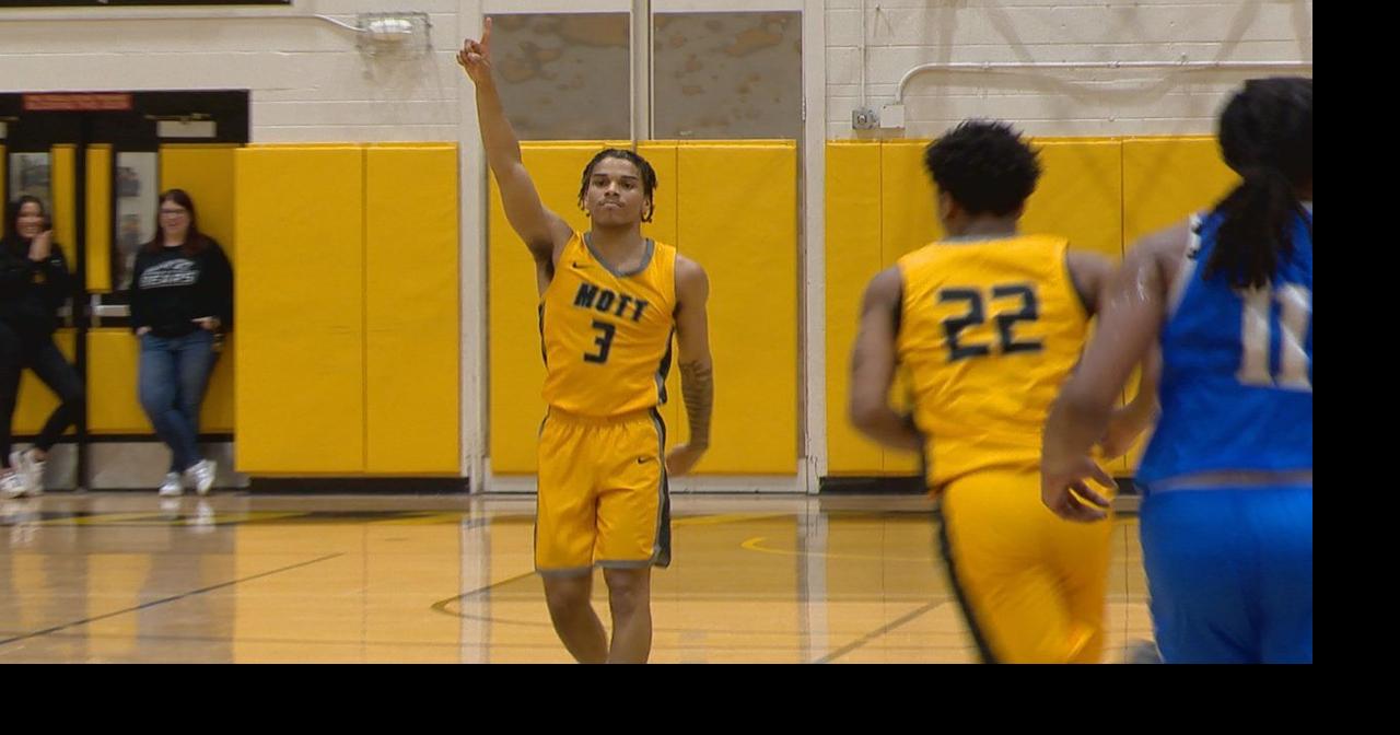 Mehki Ellison breaks Mott's all-time scoring record | Sports | abc12.com
