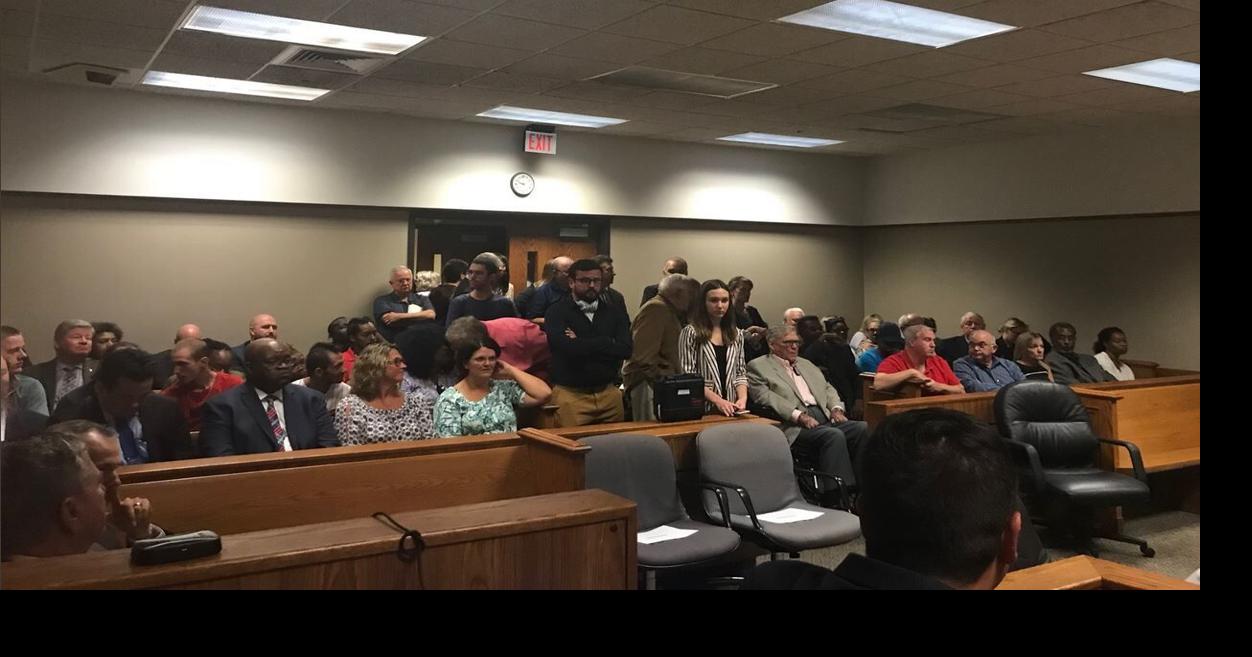 Flint residents at courthouse hoping for justice with Flint water ...