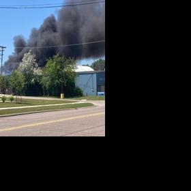 Fire crews battle large fire on Flint's east side | Top Stories | abc12.com