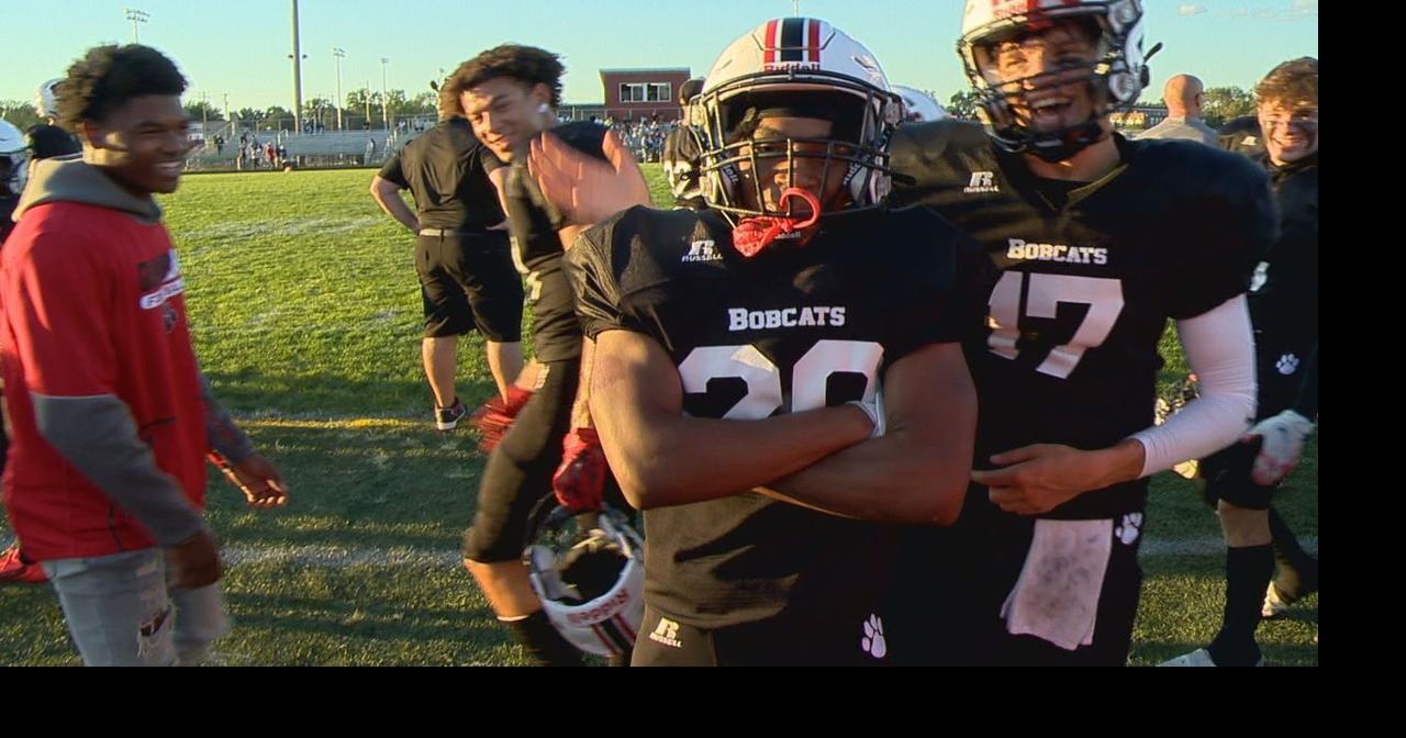 HS Football - Carman-Ainsworth at Grand Blanc | Sports | abc12.com