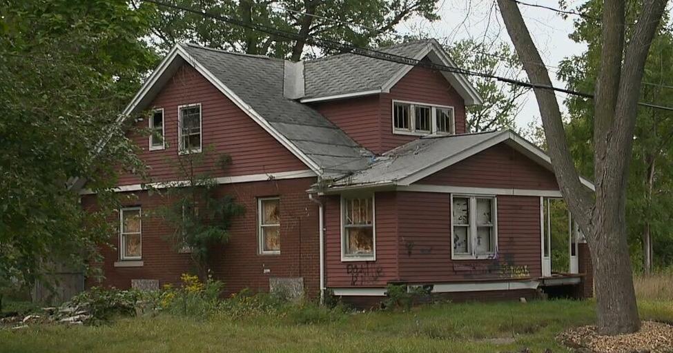 Genesse County Land Bank struggles to eliminate blight in Flint | Local ...