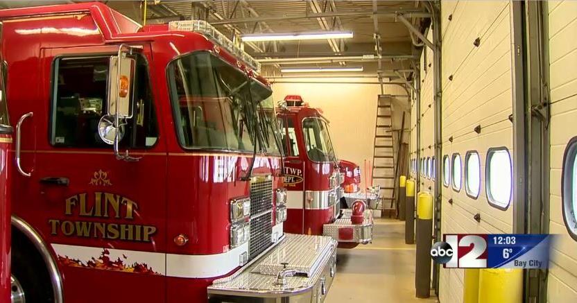 Woman rescued from balcony during a fire in Flint Township | Local ...