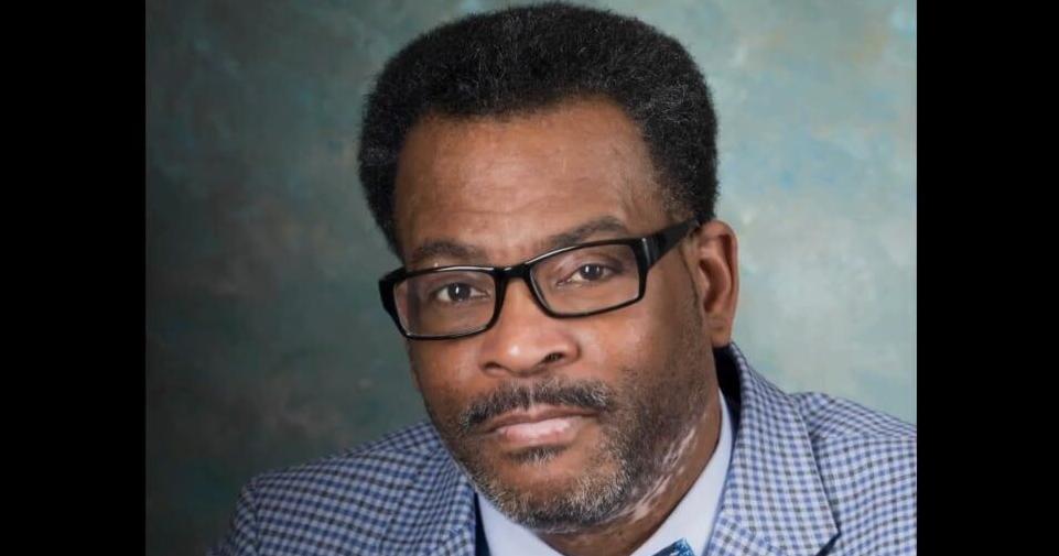 Flint City Hall lowers flags to half staff honoring late councilman ... Flint City Hall lowers flags to half staff honoring late councilman ...