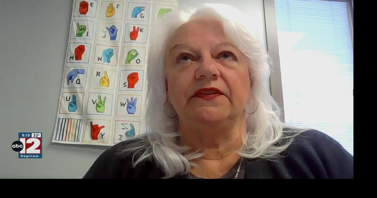 ASL specialist spreads awareness on the form of communication | Good ...