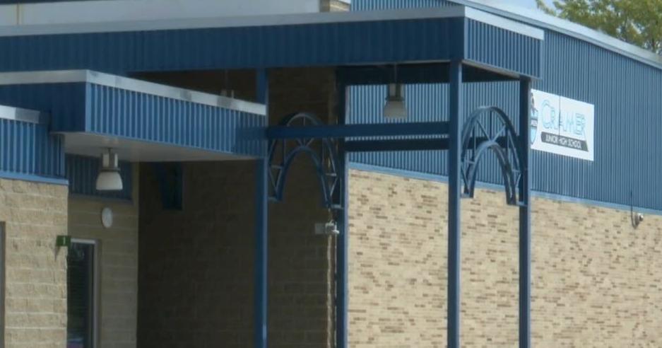 Lawmakers introduce bill to limit cell phone use in schools | Education ...