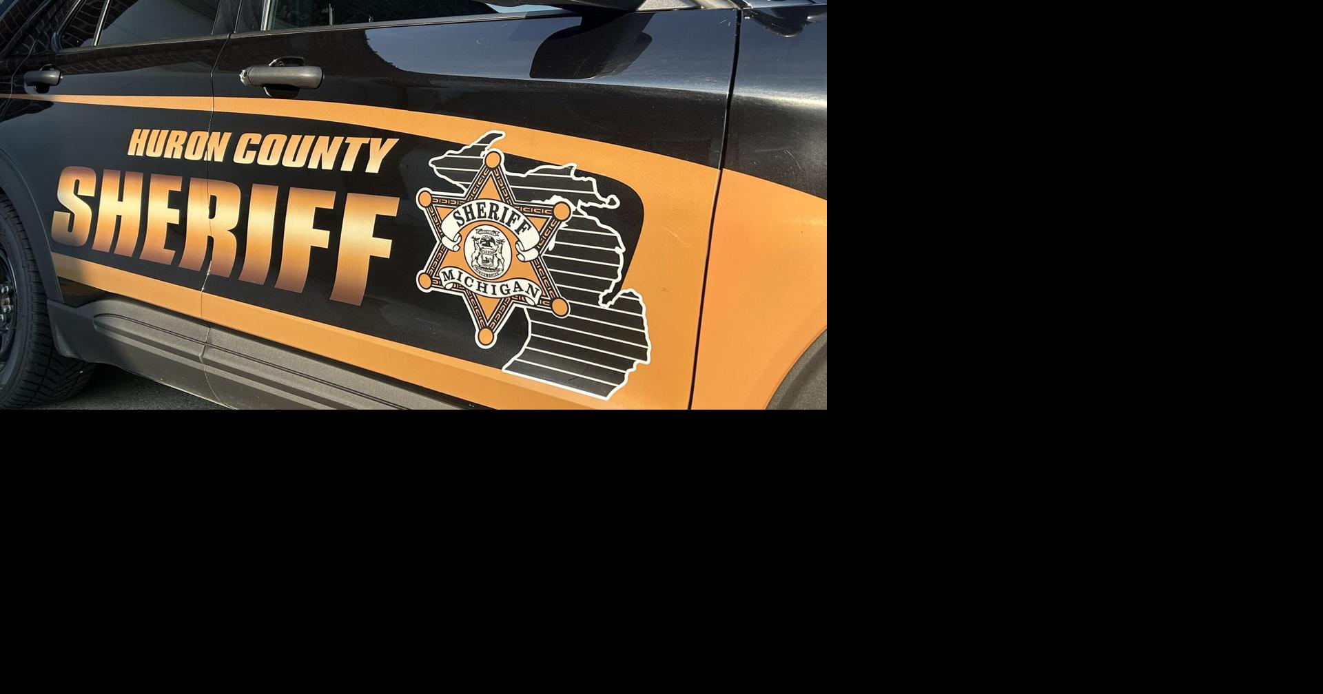 Authorities rescue Otisville couple from boat on Caseville breakwall ...