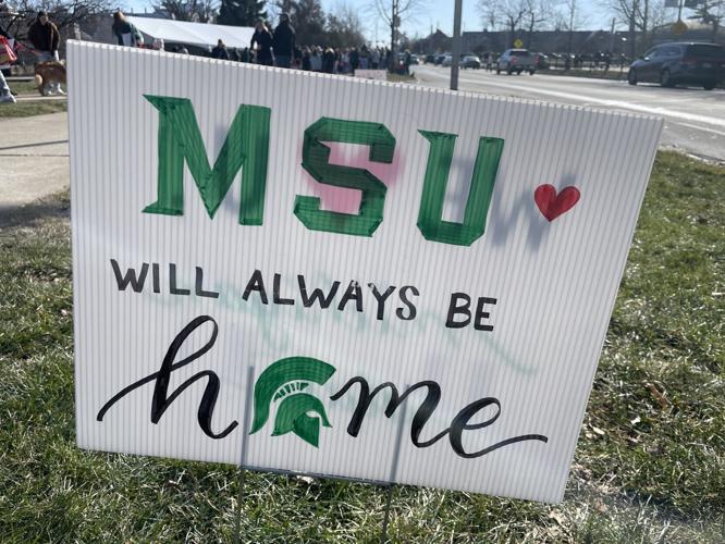 Volunteer, alumni welcome MSU students back to campus | News | abc12.com