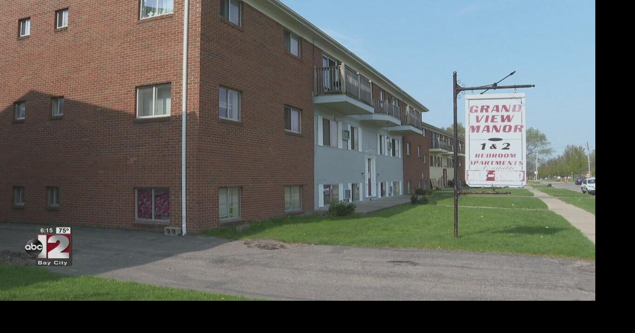 Grand View Manor residents rescue neighbor from apartment fire | Local ...