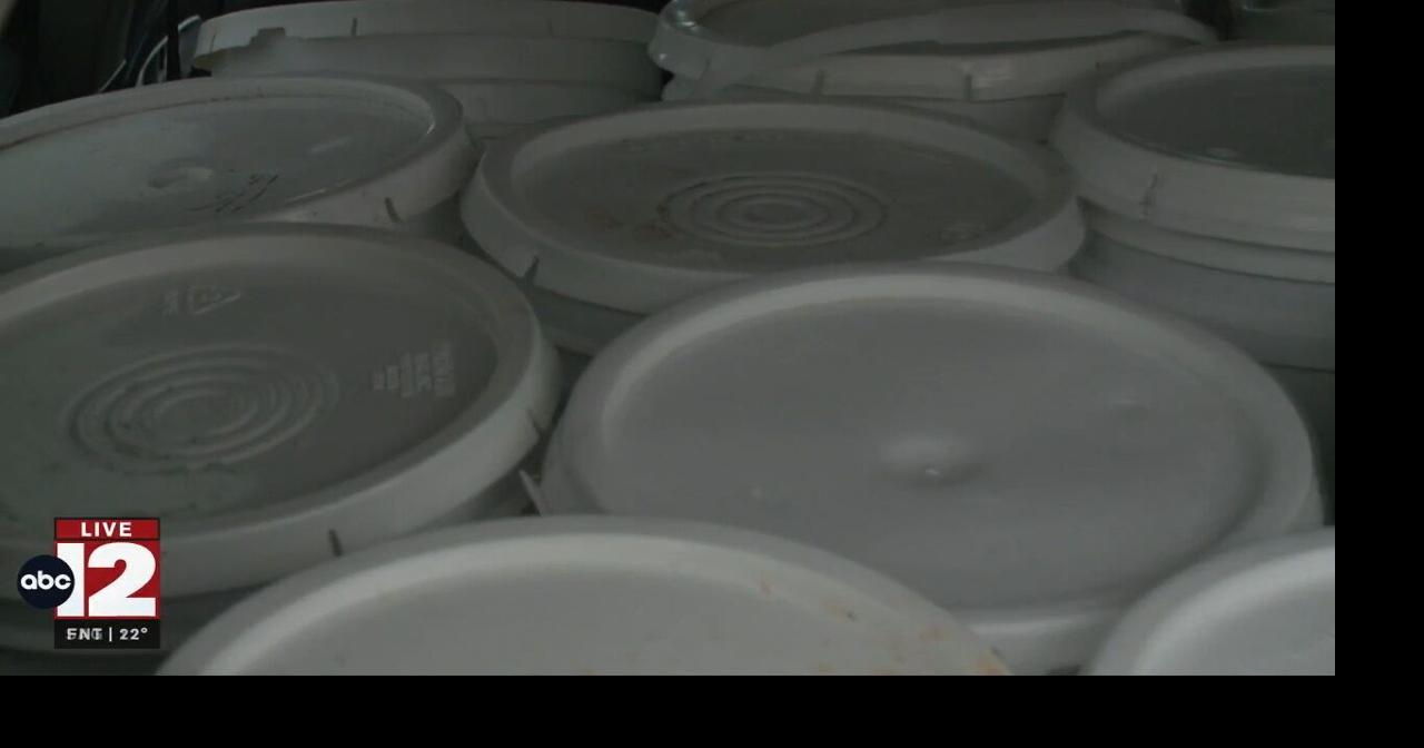 Burton entrepreneur delivers salt to area businesses | Business | abc12.com