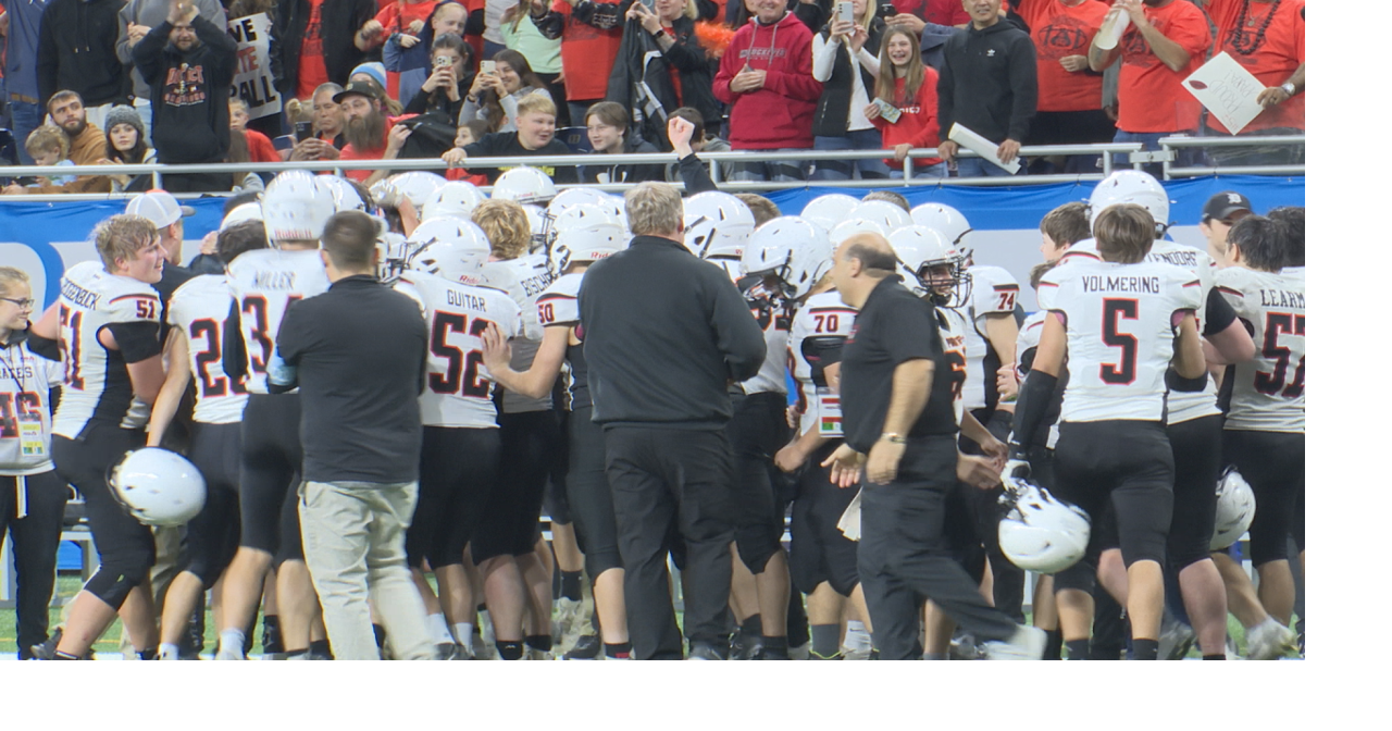 Harbor Beach wins Division 8 state title at Ford Field | Sports | abc12.com