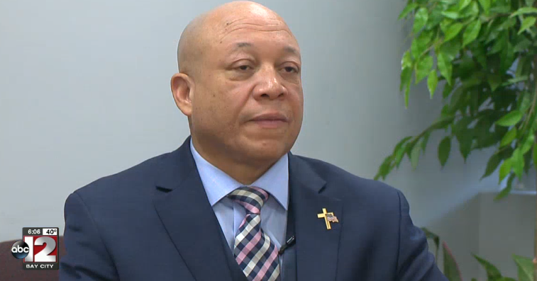 Flint mayor frustrated with no legal resolution for water crisis ...