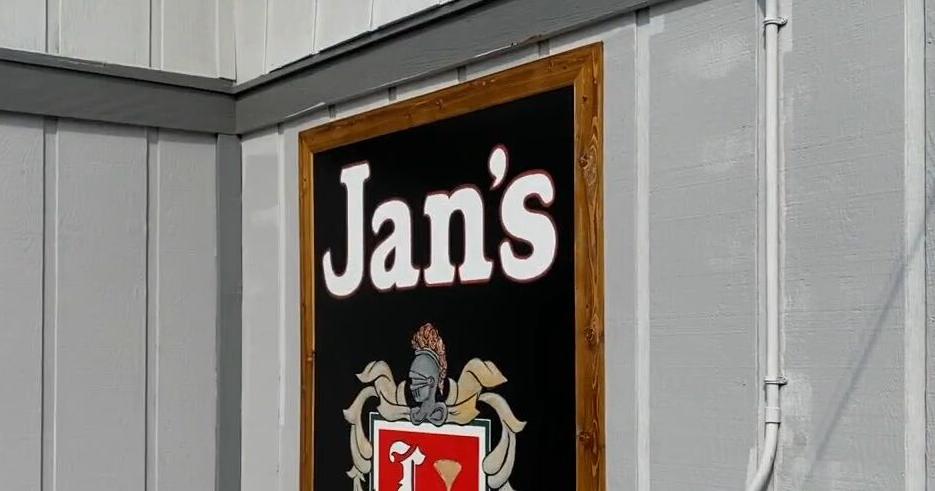 12 in Your Town: Jan's Bar & Grill offers slice of paradise in Swartz ...