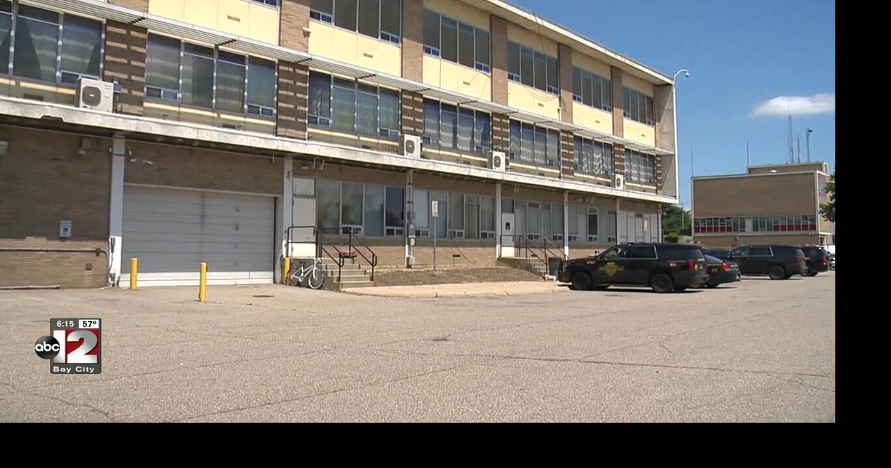 Flint initiates first pay increase in 17 years for police recruits ...