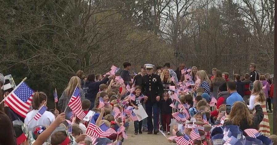 Holly Academy students honor veterans with parade and medals | News ...