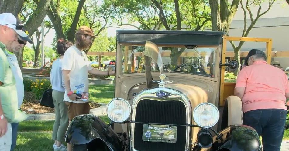 Car owners embrace wood-bodied theme at 52nd annual Sloan Museum Auto ...