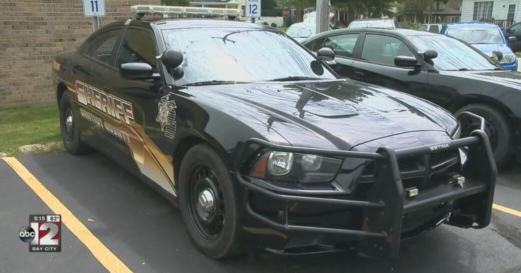 Police: 2 dead after vehicle runs stop sign, hit by speeding vehicle ...