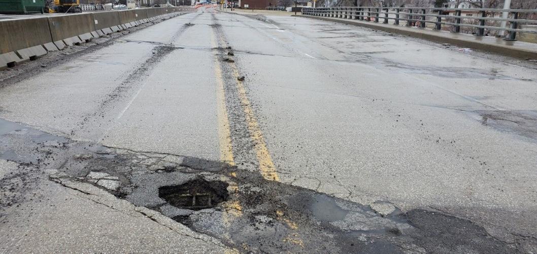 Large pothole closes the Liberty Bridge | News | abc12.com