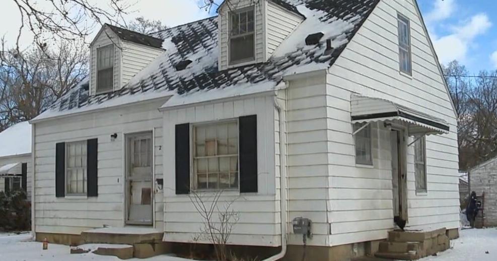 3 people in Flint facing charges after living with dead relative ...