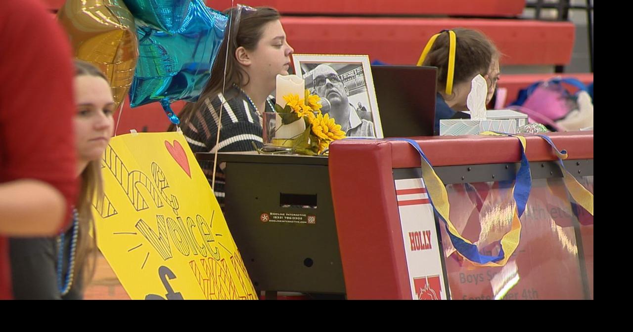 Holly volleyball team pays tribute to former teacher by wearing maize ...