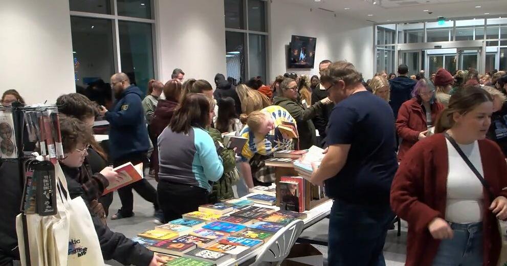 Sloan Museum of Discovery hosts grownup book fair | News | abc12.com