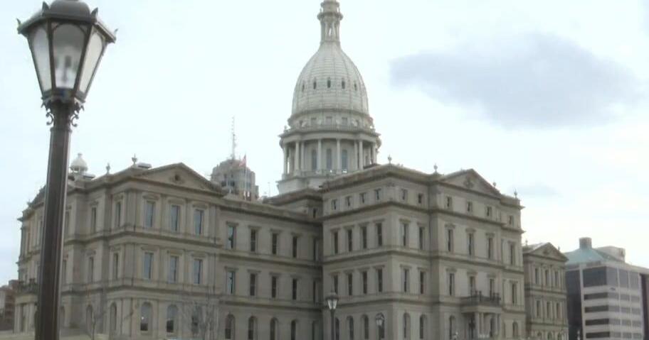Senate reaches deal on tipped wages, restaurant says it's not enough ...