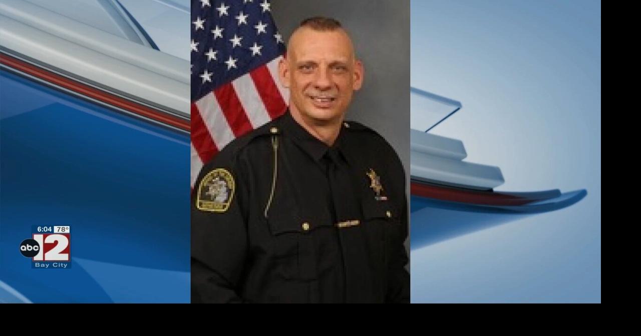 Inmates at Genesee County Jail make card for family of deceased deputy ...