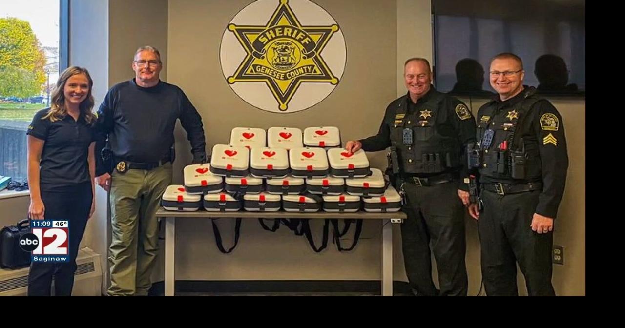 Genesee County sheriff paramedic division receives new AEDs | Video ...