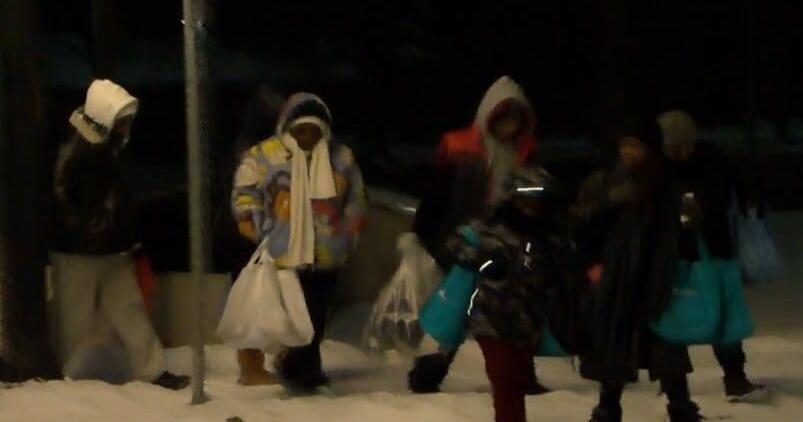 Flint church group braves cold temps to help the underserved | Local ...