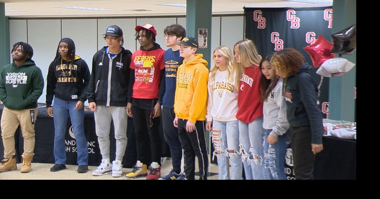 Grand Blanc host signing day for 10 Bobcats | Sports | abc12.com