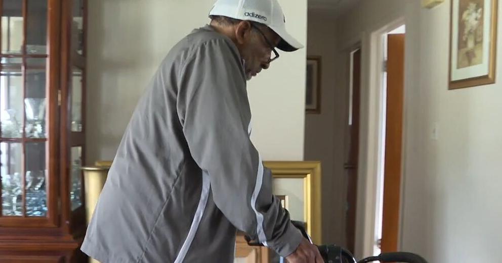 Flint seniors struggle with online elements of water settlement | News | abc12.com