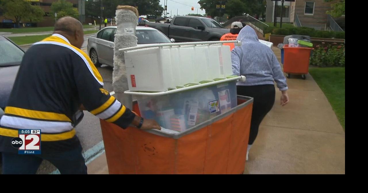 Students move into University of Michigan-Flint on Thursday | Education ...