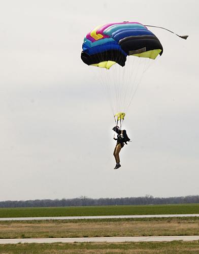 Extravaganza at the airport | News | abilene-rc.com